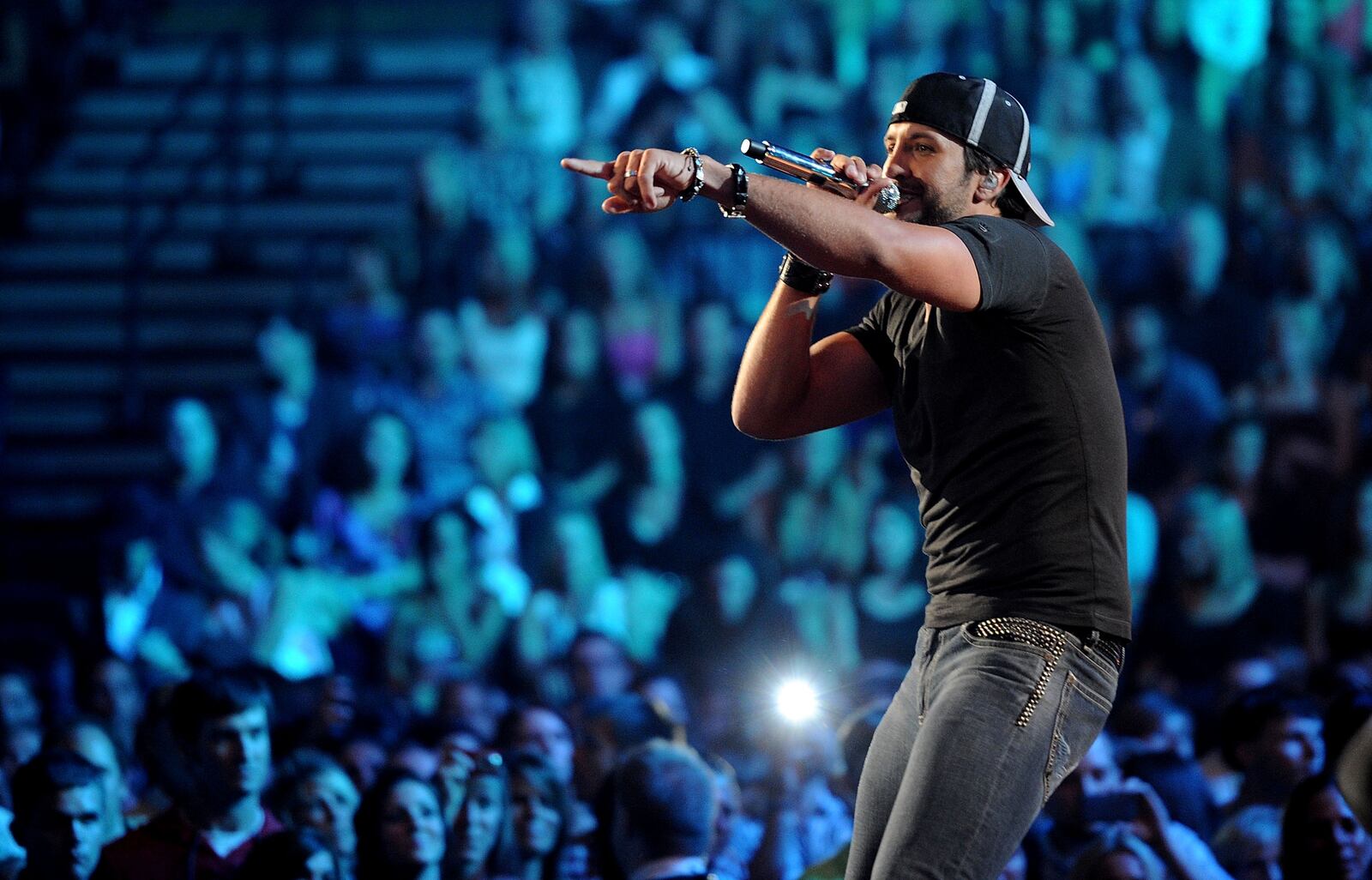 Country music star Luke Bryan struck by object during concert in North Dakota – WHIO TV 7 and ...